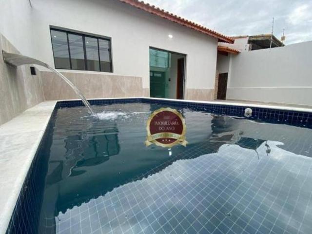 Casa com 3 dormitórios e piscina lado praia em Mongaguá