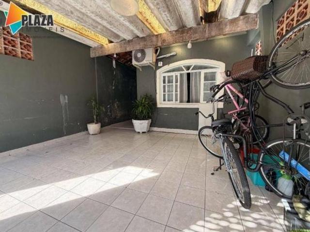 Casa com 3 dormitórios à venda, 71 m² por R$ 720.000,00 Canto do Forte Praia