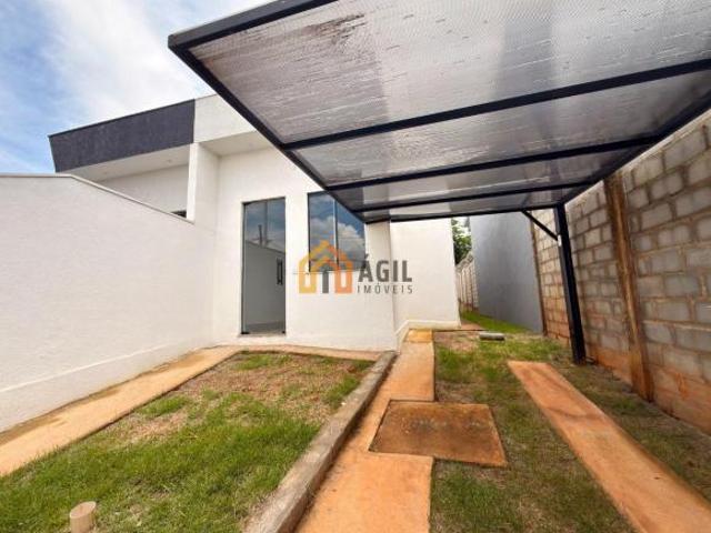 Casa com 3 dormitórios à venda, 75 m² por R$ 389.950,00 Canarinho Igarapé/MG