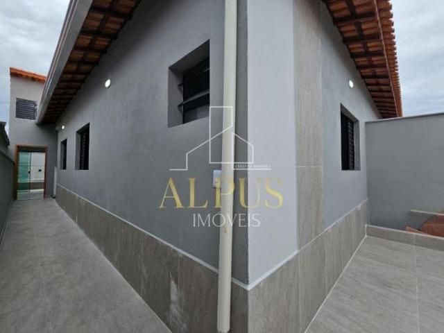 Casa com 3 dormitórios à venda, 76 m² por R$ 379.900 Flórida Mirim Mongaguá/SP