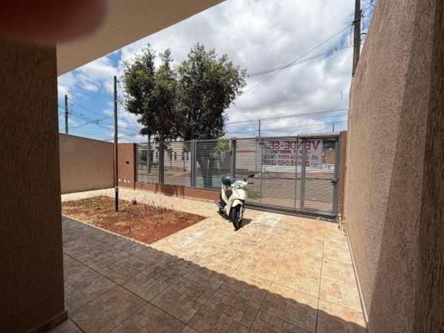 Casa com 3 dormitórios à venda, 79 m² por R$ 380.000,00 Santiago Londrina/PR
