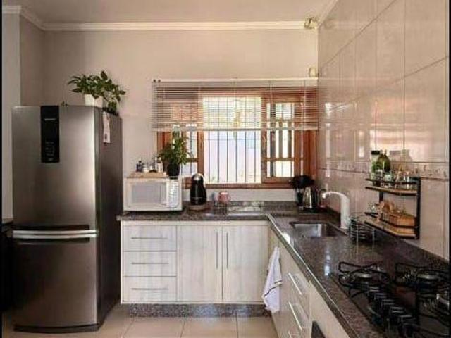 Casa com 3 dormitórios à venda, 85 m² por R$ 650.000 Villa Branca Jacareí/SP