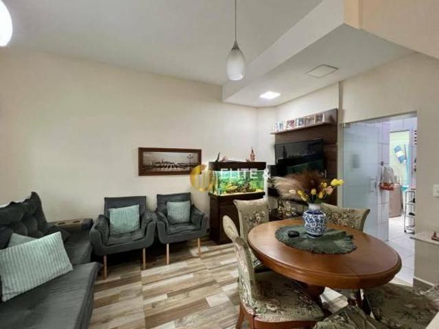 Casa com 3 dormitórios à venda, 90 m² por R$ 750.000,00 Campo Grande Santos/SP