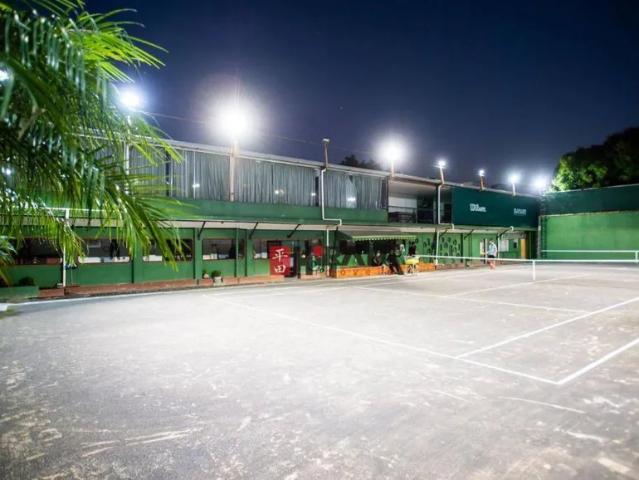 Casa com 3 dormitórios à venda, com quadra de tenis. 130 m² por R$ 9.328.000 Cidade Monções São P