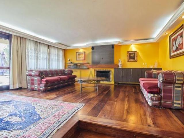 CASA com 3 dormitórios à venda com 370m² por R$ 1.500.000,00 no bairro Ahú CURITIBA / PR