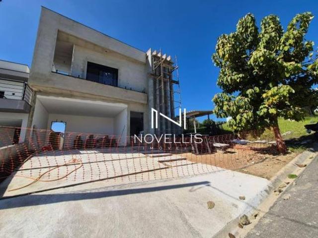 Casa com 3 dormitórios à venda Condomínio Residencial Fogaça Jacareí/SP