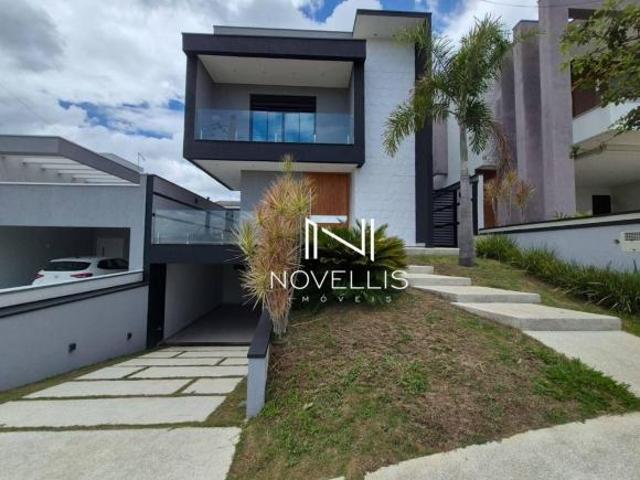 Casa com 3 dormitórios à venda Condomínio Residencial Fogaça Jacareí/SP