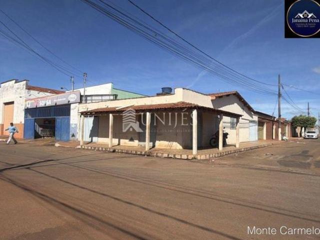 CASA COM 3 DORMITÓRIOS A VENDA BAIRRO VILA NOVA