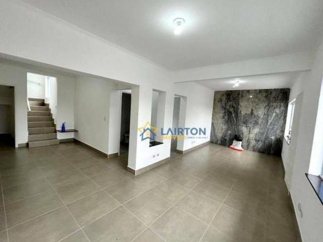 Casa com 3 Dormitórios à Venda em Alvinópolis, Atibaia 225 m²