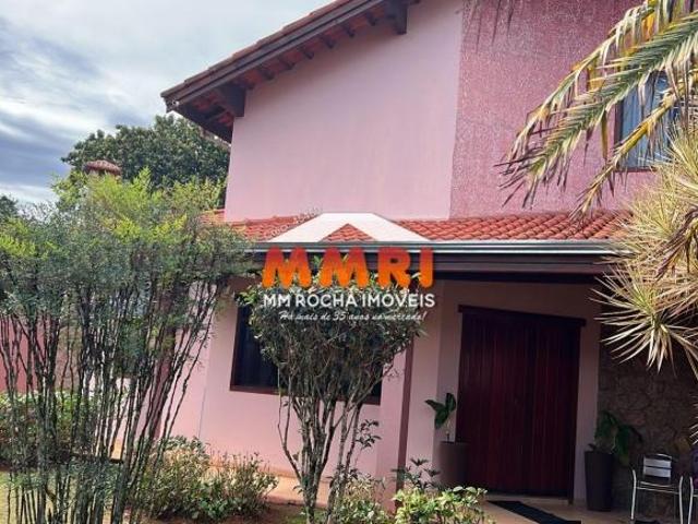 Casa com 3 dormitórios à venda no Centro de Capela do Alto/SP