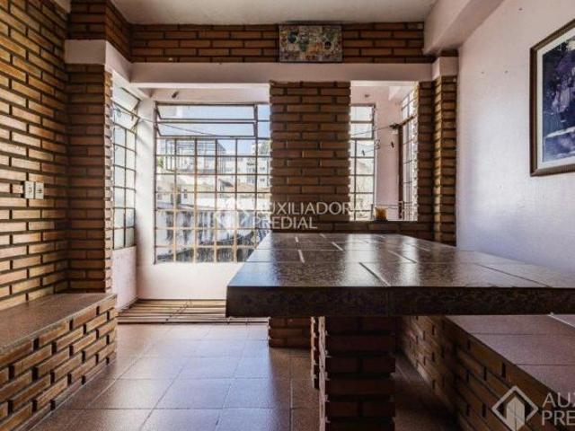 Casa com 3 dormitórios à venda na Av. Mariland