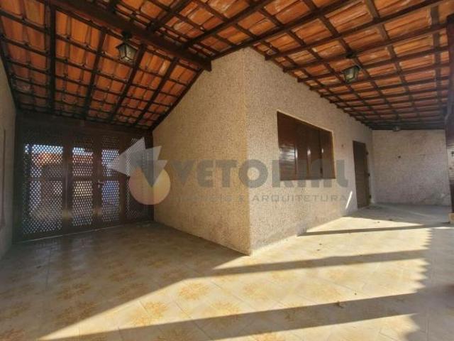 Casa com 3 dormitórios à venda na Praia das Palmeiras Caraguatatuba/SP