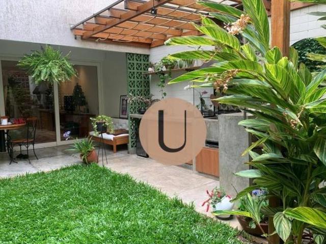Casa com 3 dormitórios à venda na Vila Ipojuca
