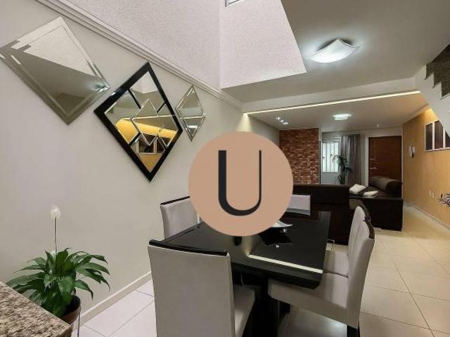 Casa com 3 dormitórios à venda na Vila Santa Isabel