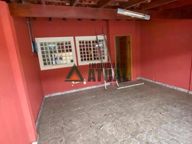 CASA COM 3 DORMITÓRIOS A VENDA NA ZONA LESTE