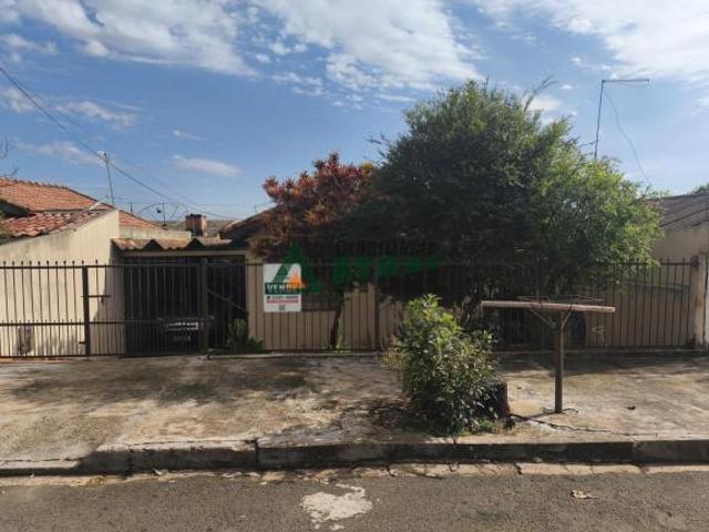 CASA COM 3 DORMITÓRIOS A VENDA NA ZONA NORTE