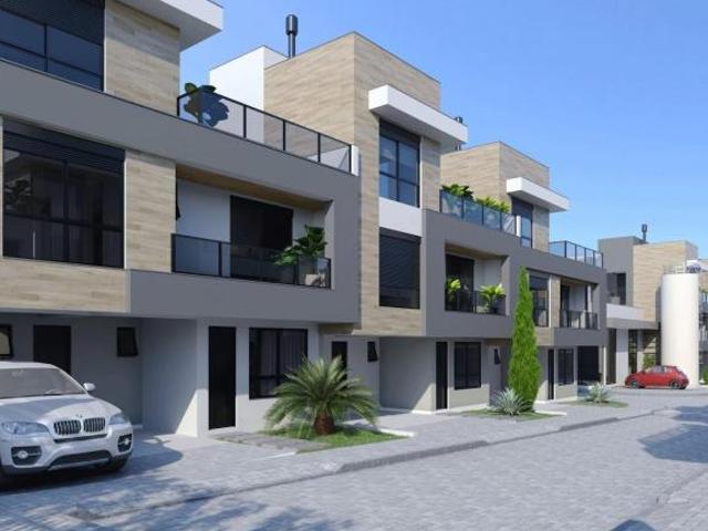 Casa com 3 dormitórios à venda sendo 3 suítes, 161.16 m² por R$ 1.638.599,43 Santa Felicidade