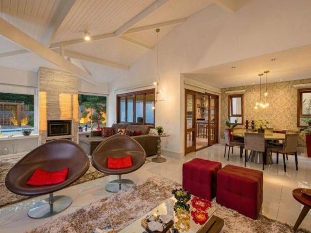 Casa com 3 Suítes, Varanda Gourmet e Piscina à venda Pousada dos Bandeirantes Carapicuíba/SP