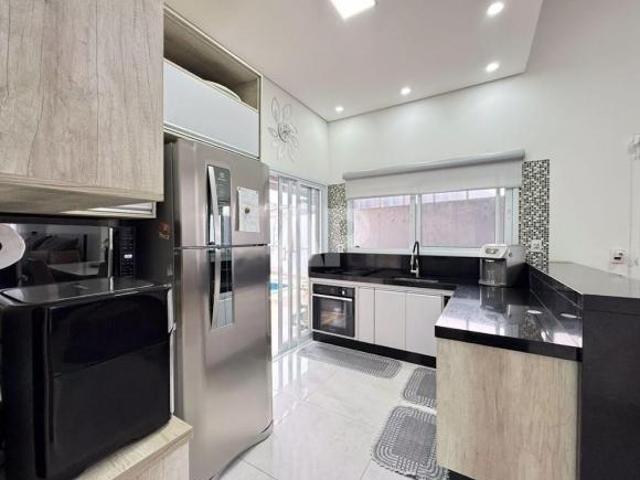 Casa com 3 dormitórios à venda por R$ 1.100.000,00 Condomínio Jardim Guarujá Salto/SP