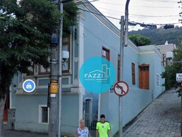 Casa com 3 dormitórios à venda por R$ 2.000.000,00 Centro Poços de Caldas/MG