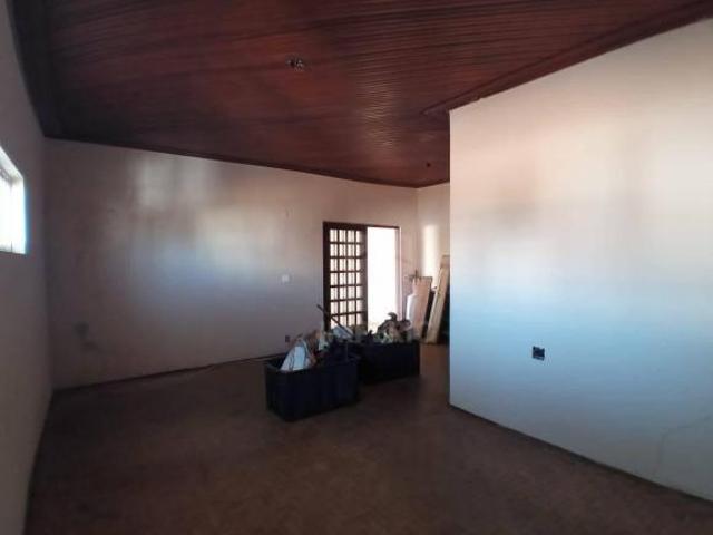 Casa com 3 dormitórios à venda por R$ 340.000,00 Centro Jaú/SP
