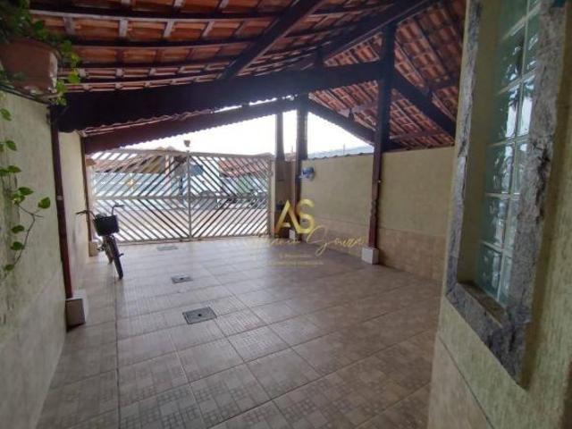 Casa com 3 dormitórios à venda por R$ 399.000,00 Maracanã Praia Grande/SP