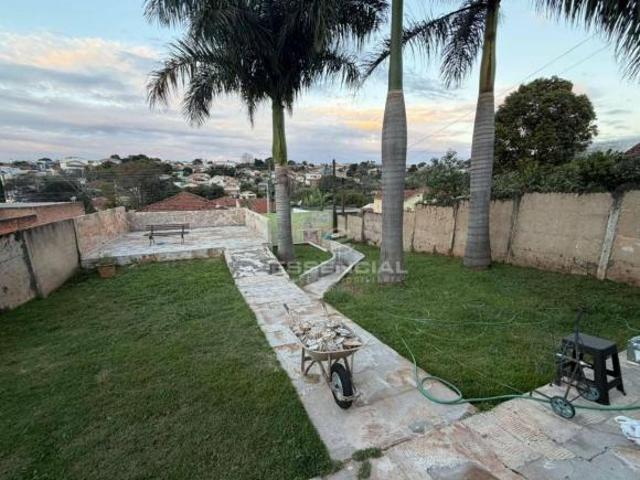 Casa com 3 dormitórios à venda, por R$ 390.000 Centro Botucatu/SP
