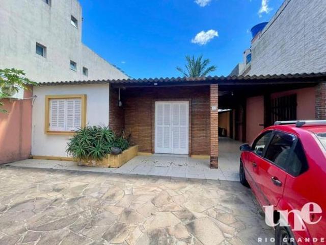 Casa com 3 dormitórios à venda por R$ 555.000,00 Cassino Rio Grande/RS