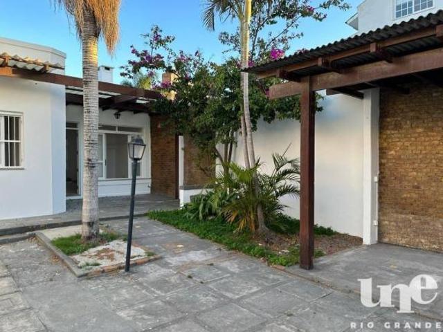 Casa com 3 dormitórios à venda por R$ 650.000,00 Cidade Nova Rio Grande/RS