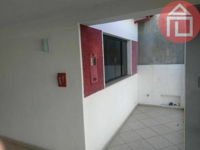 Casa com 3 dormitórios à venda por R$ 700.000 Centro Bragança Paulista/SP