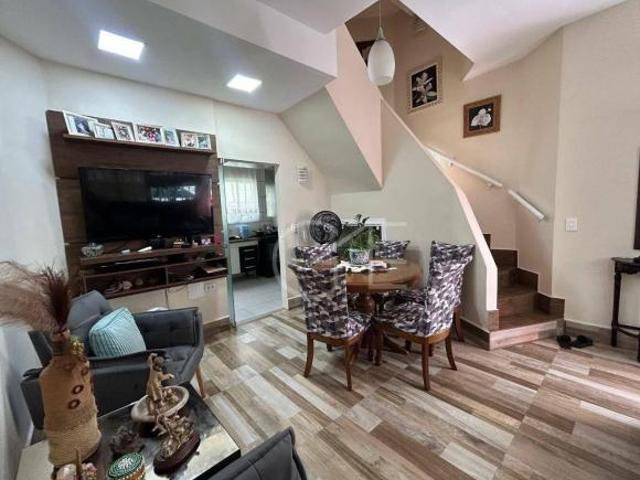 Casa com 3 dormitórios à venda por R$ 800.000,00 Marapé Santos/SP