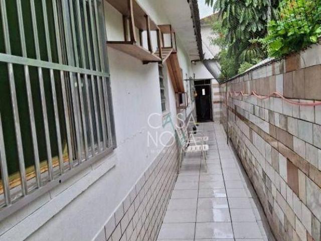 Casa com 3 dormitórios à venda por R$ 920.000,00 Estuário Santos/SP