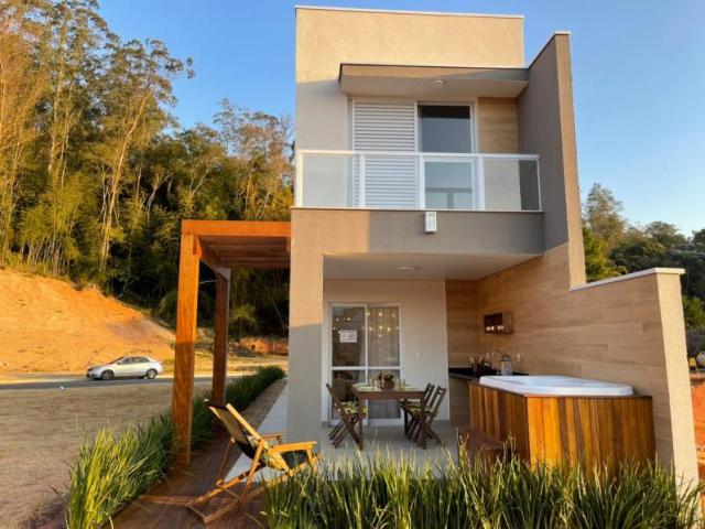 Casa com 3 Dormitórios Bairro planejado Vitta Granja viana Cotia/SP