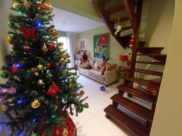 Casa com 3 dormitórios, churrasqueira, 2 vagas. Zona norte próxima ao Bourbon Contry