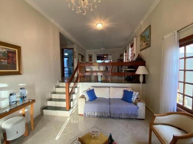 Casa com 3 dormitórios com 1 suíte à venda na Granja Viana Cotia/SP