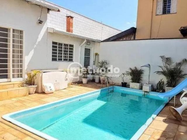Casa com 3 dormitórios, com piscina, à venda no Chapadão