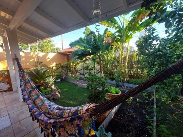 Casa com 3 Dormitórios com Piscina e Quiosque na Scharlau em São Leopoldo
