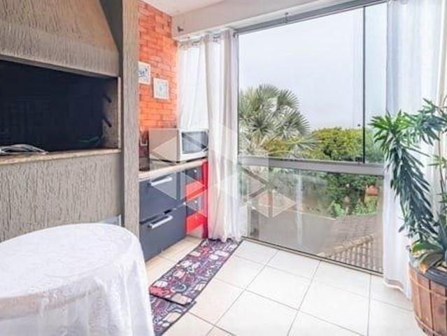 Casa com 3 dormitorios com suite, hidro e closet, em Ipanema Porto Alegre