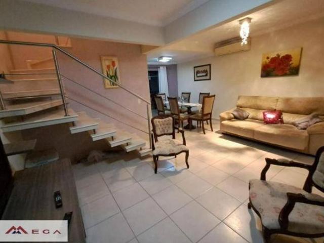 Casa com 3 dormitórios, Condomínio Village de Córsega por R$ 905.000 Parque Rural Fazenda Santa Câ
