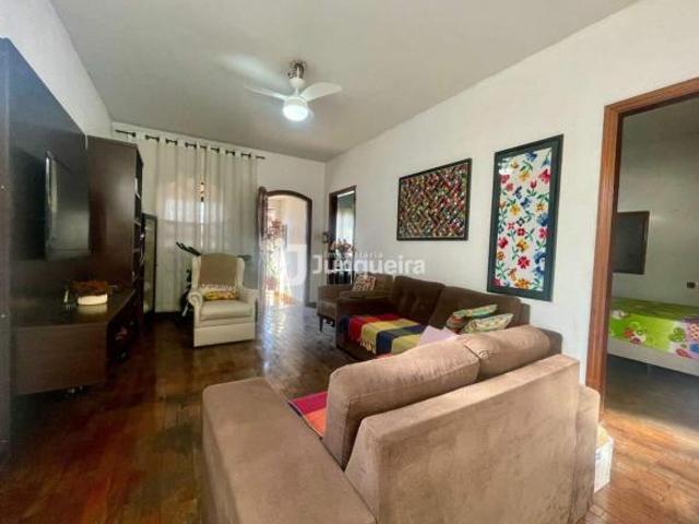Casa com 3 dormitórios disponível para venda, em excelente localização no bairro Centro em Piracicab