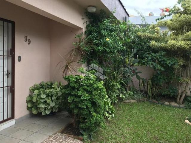 Casa com 3 dormitórios e 3 vagas de garagem, à venda no bairro Cristo Redentor