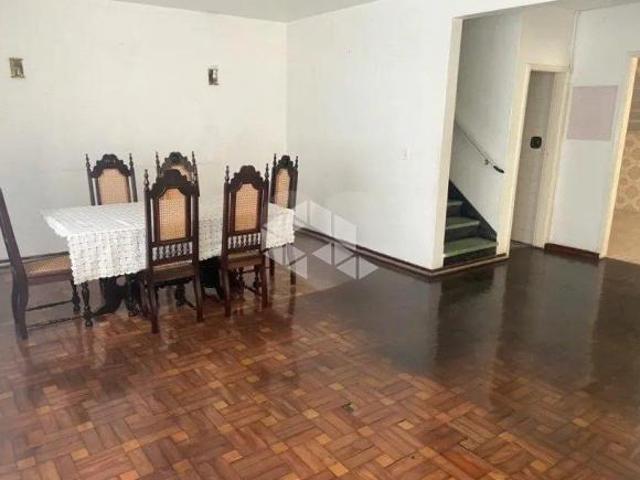 Casa com 3 dormitórios e 3 vagas na Parada Inglesa