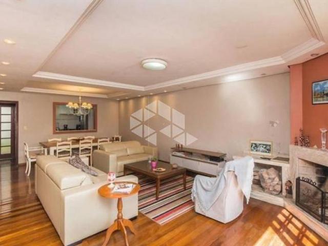 Casa com 3 Dormitórios e 3 banheiros à Venda, 246 m² no bairro Ipanema