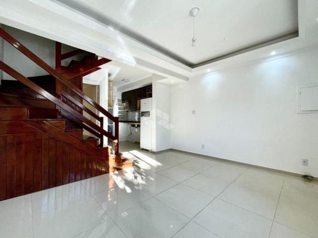 Casa com 3 dormitórios e 1 vaga no Bairro Humaita