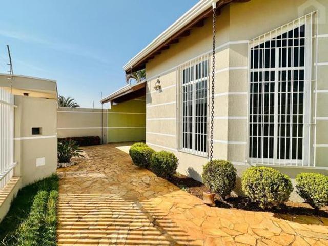 Casa com 3 Dormitórios e 1 Suíte Bairro Jardim América