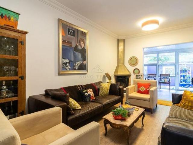 Casa com 3 dormitórios e 206m² no Residencial Scenic