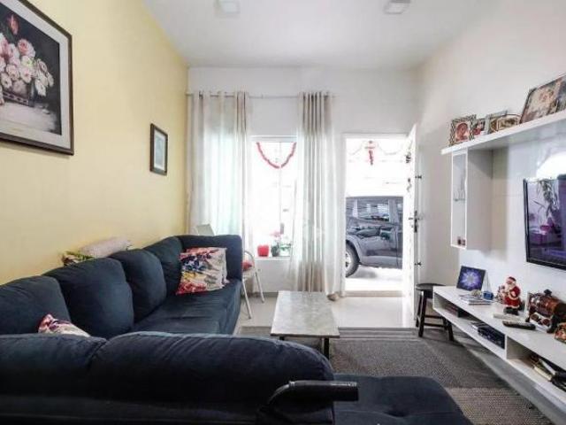 Casa com 3 dormitórios e 2 vagas em Santana