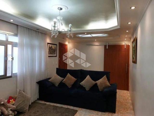 Casa com 3 dormitórios e 2 vagas na Parada Inglesa