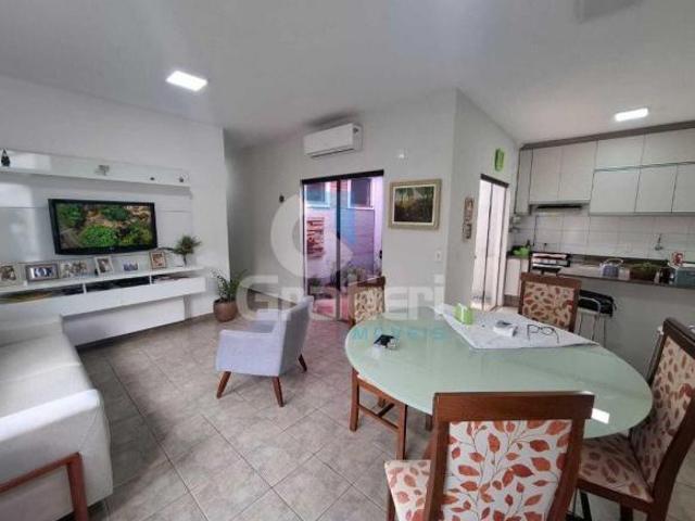 Casa com 3 dormitorios e amplo quintal no Residencial Cambui