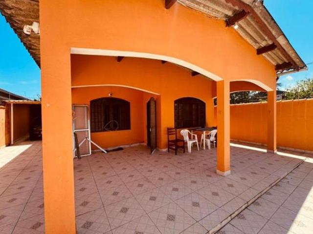 Casa com 3 Dormitórios e Espaço para 8 Veículos no Gaivota – Itanhaém/SP